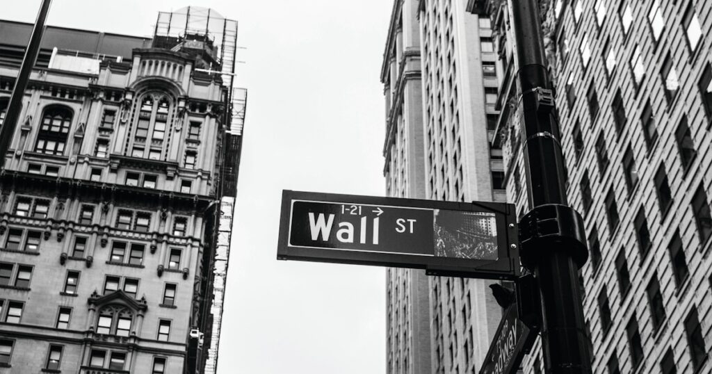 Apollo Raises $8.4B in 48 Hours as Private Credit Surges - Equity ...